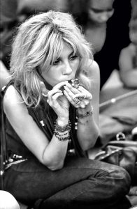 Sally-Mann-Romano-que-fue-retratada-en-Las-groupies-y-otras-chicas-una ...